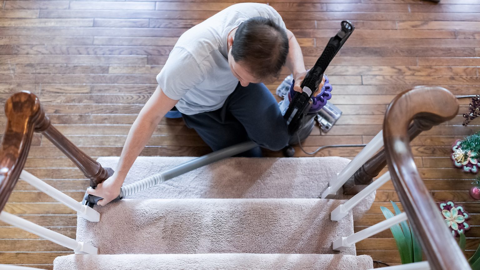 9 effective ways of cleaning wood stairs, to make your stairs shine